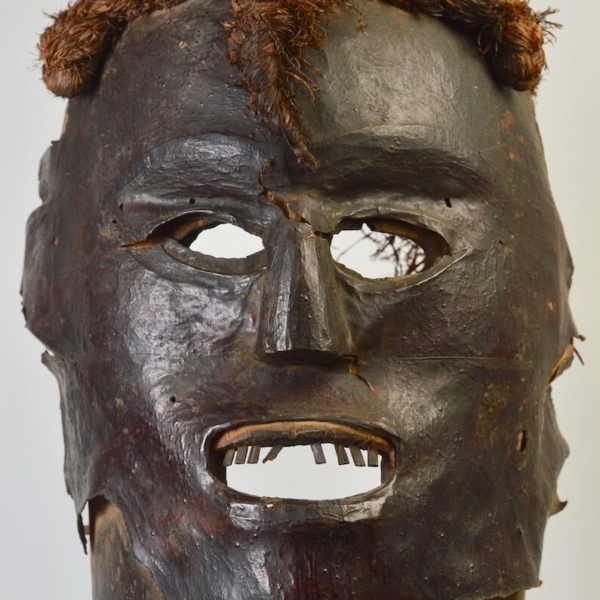 Ekoi Hide-Covered Mask